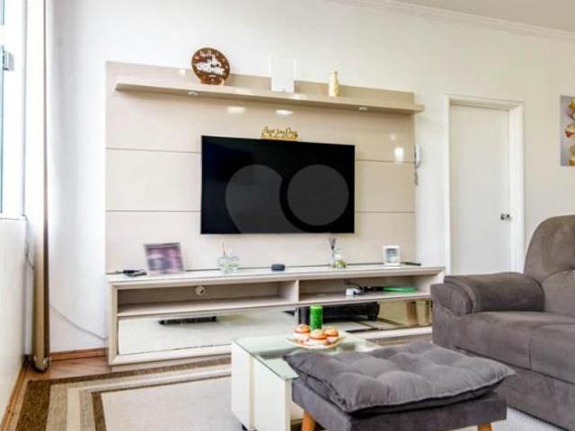 Apartamento Reformado com 3 Quartos e 112m² em Frente à Praça Rui Barbosa!