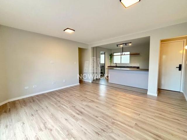 APARTAMENTO REFORMADO COM 3 QUARTOS E 2 VAGAS NO BAIRRO AHÚ