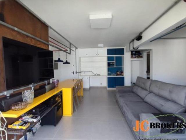 Apartamento reformado com 45 m², 1 Dormitório, Sala com varanda integrada, 1 Vaga