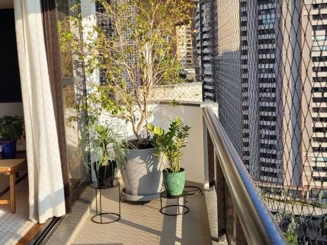 APARTAMENTO REFORMADO COM 4 DORMITÓRIOS À VENDA NA VILA SUZANA/MORUMBI