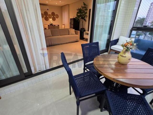 Apartamento reformado com 4 dormitórios na praia das Astúrias, Guarujá, SP