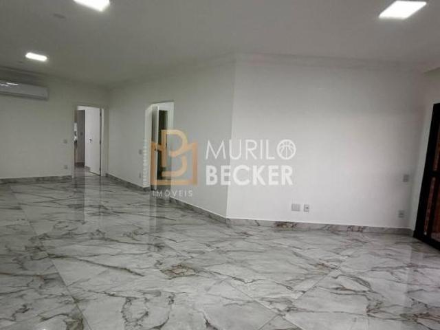 Apartamento reformado com 4 quartos 208 m² no Bairro Vila Ema