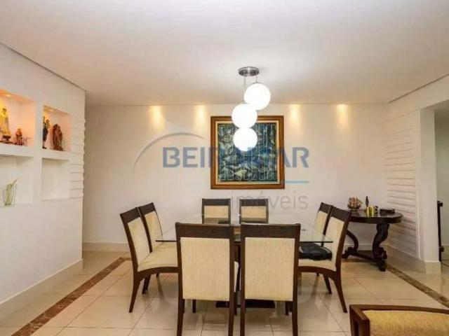 Apartamento Reformado com 4 Quartos e Suíte à Venda na SQS 109 Asa Sul