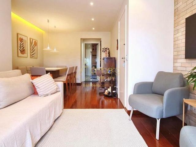 Apartamento reformado com 94 m² no Alto da Boa Vista