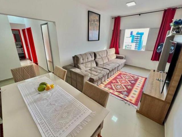 Apartamento reformado a 50 metros da Praia