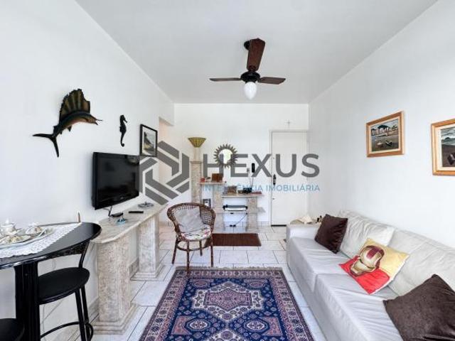 Apartamento reformado a 150m da praia no Jardim Astúrias, Guarujá