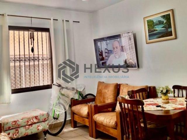 Apartamento reformado a 200m da Praia do Tombo, Guarujá