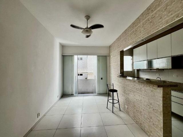 Apartamento reformado a uma quadra da praia no Boqueirão!