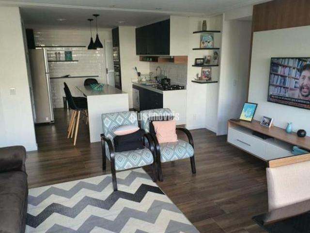 Apartamento reformado à venda