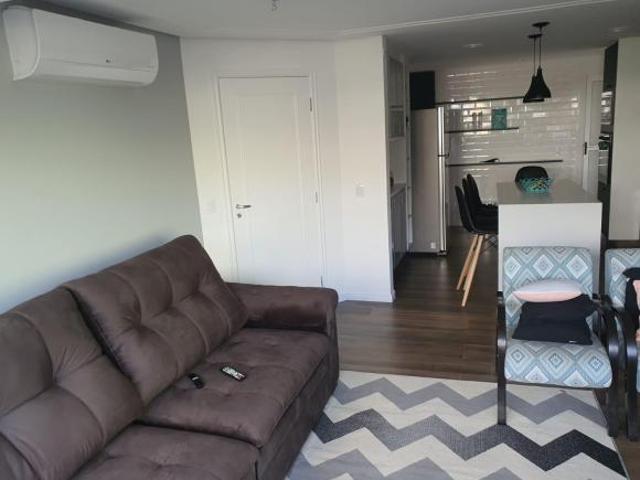 Apartamento reformado à venda