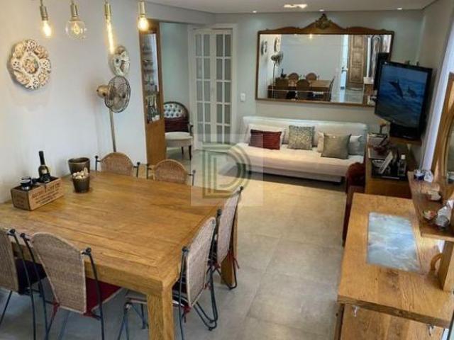 Apartamento Reformado à Venda 2 Vagas e Próximo ao Metrô