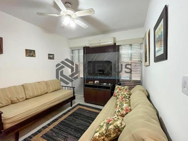 Apartamento reformado a venda a duas quadras da praia das Asturias, Guaruja