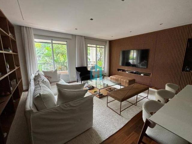 Apartamento reformado a venda Alto de Pinheiros