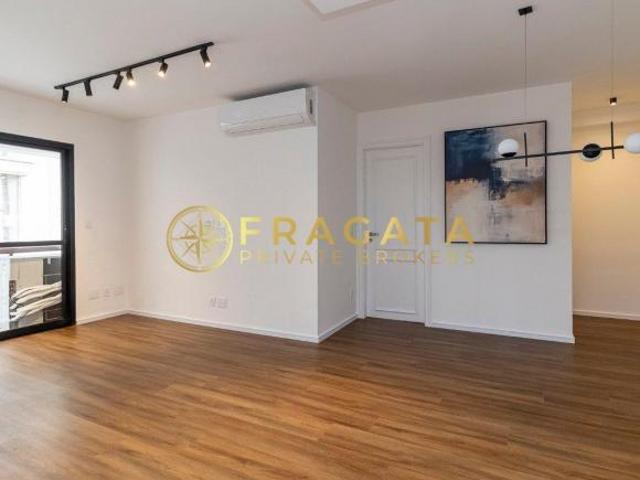 Apartamento Reformado à Venda, com 92m², 3 dormitórios e 2 Vagas Vila Olimpia SP