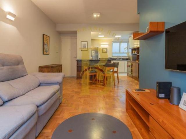 Apartamento reformado á venda de 81m²,com 2 quartos no centro do Itaim Bibi SP