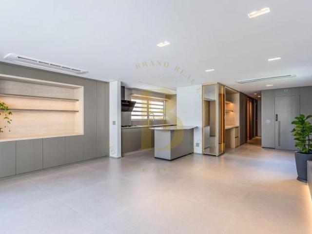 Apartamento reformado á venda de 185m² privativos, com 03 dormitórios no Itaim Bibi