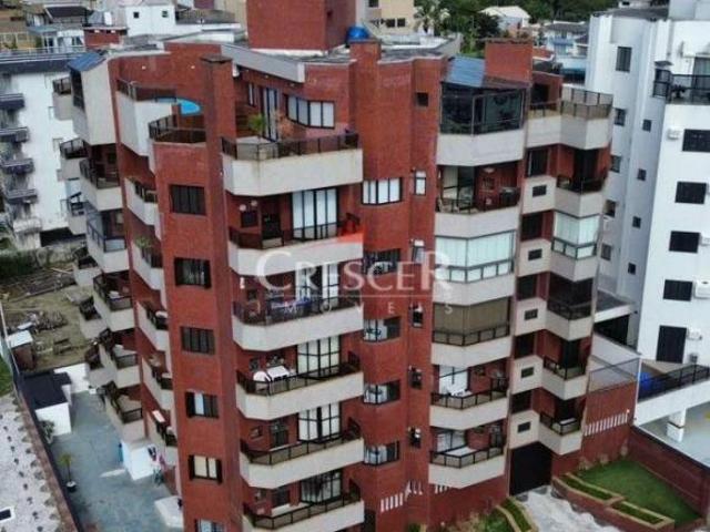 Apartamento reformado à venda em Caiobá!