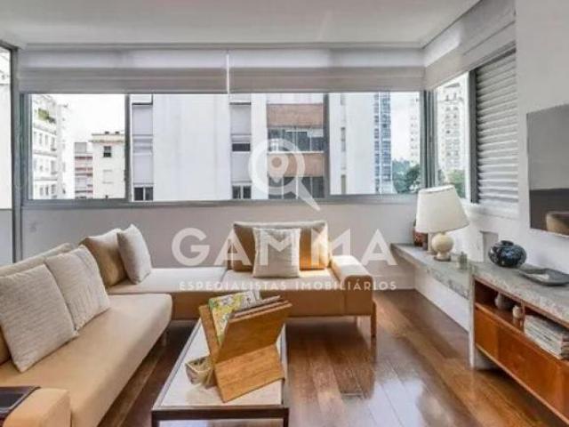 Apartamento reformado a venda em Higienópolis