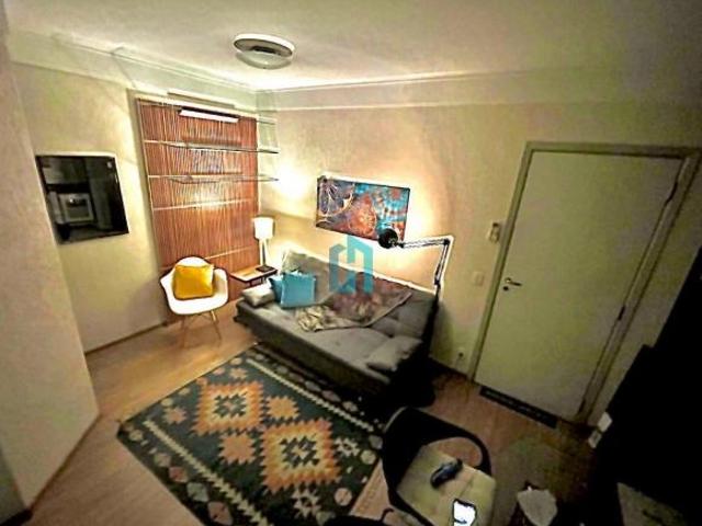 Apartamento reformado à venda em Moema