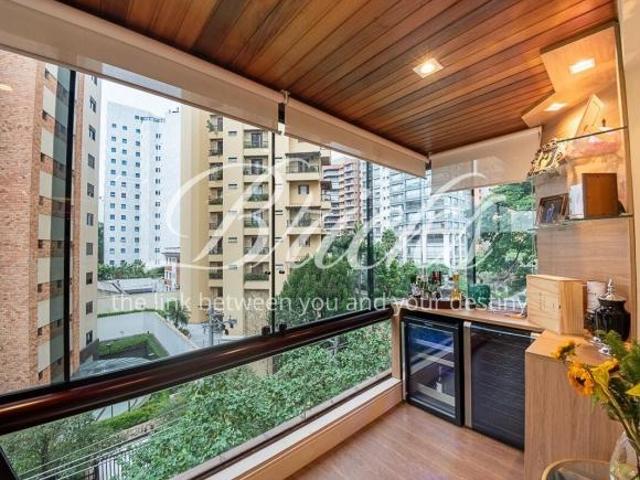 APARTAMENTO REFORMADO A VENDA EM MOEMA PÁSSAROS 4 QUARTOS E 5 VAGAS próximo parque Ibirapuera