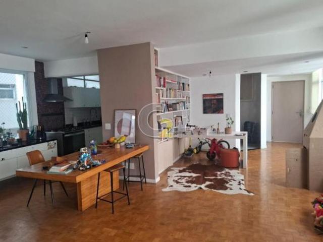 Apartamento reformado à venda em Pinheiros, 3 quartos, 1 suíte, 1 vaga
