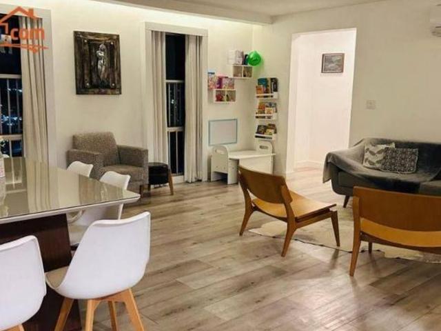 Apartamento reformado à Venda na Vila Adyana com 3 quartos e 120 metros