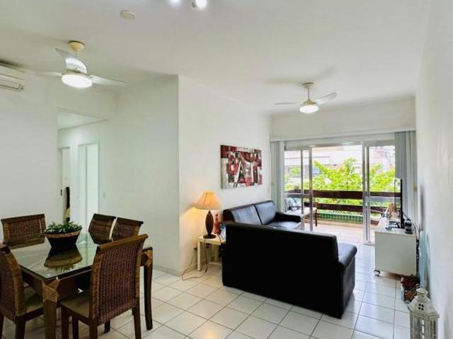 Apartamento reformado á venda na Enseada no Guarujá | QVista Inteligência Imo.
