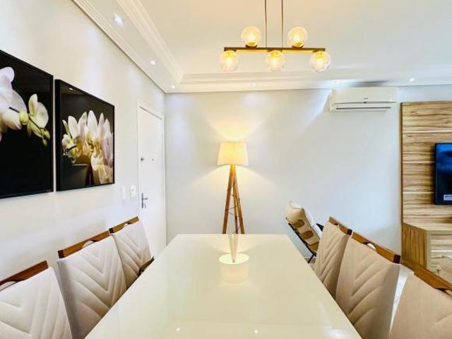 Apartamento reformado á venda na Enseada no Guarujá | QVista Inteligência Imo.