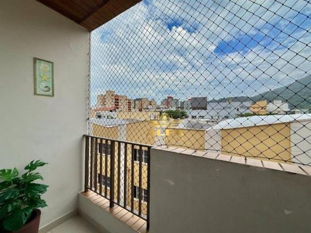 Apartamento reformado à venda na praia da Enseada | Alfa imóveis Guarujá