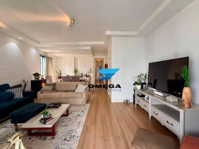 Apartamento reformado á venda na Praia das Astúrias no Guarujá I Omega Imoveis
