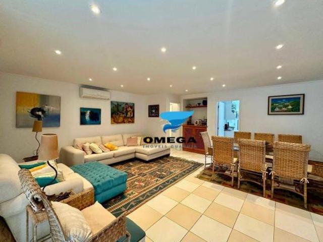 Apartamento reformado à venda na Praia das Astúrias no Guarujá | Omega Imóveis