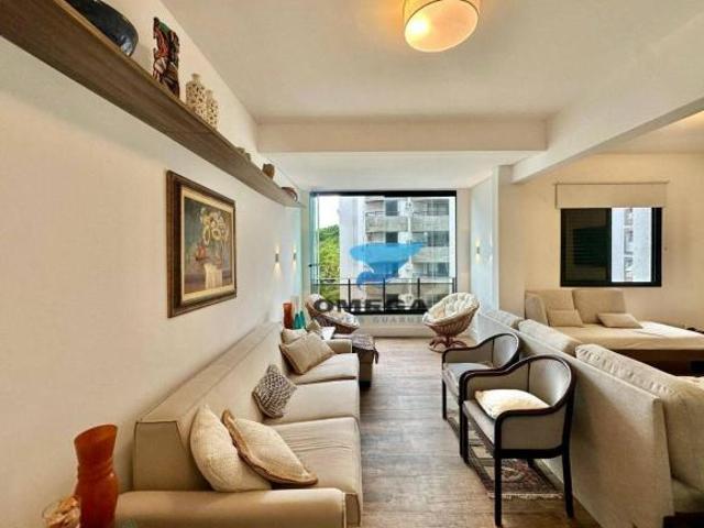 Apartamento reformado á venda na Praia das Pitangueiras no Guarujá I Omega Imoveis