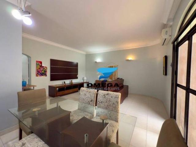 Apartamento reformado à venda na praia das Pitangueiras no Guarujá I Omega Imoveis