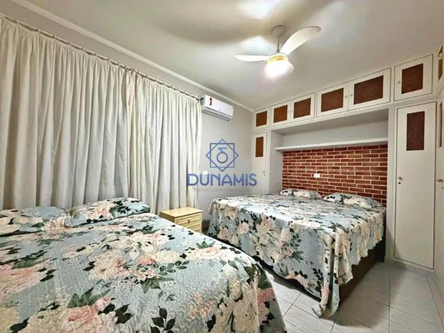 Apartamento reformado à venda na praia das pitangueiras região central