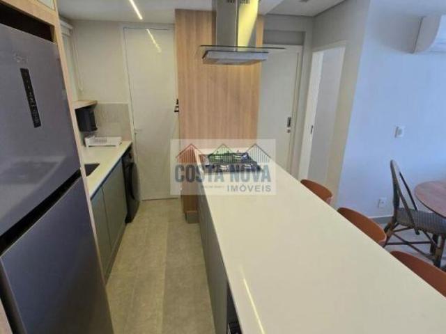 Apartamento reformado à Venda na Praia das Pitangueiras
