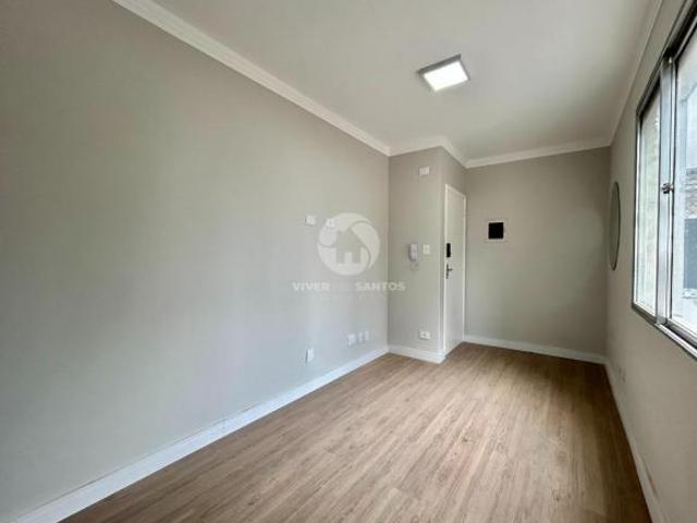 Apartamento reformado à venda na quadra da praia do Boqueirão