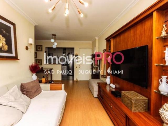 Apartamento reformado à venda no Brooklin | 72m² | Excelente localização