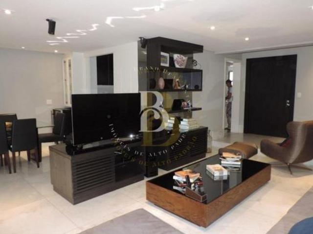 Apartamento reformado á venda no Brooklin, 157m², 2 suítes, 2 vagas