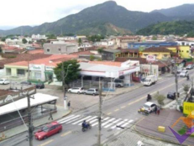 Apartamento reformado à venda no Centro de Caraguatatuba, localização privilegiada a poucos passos d
