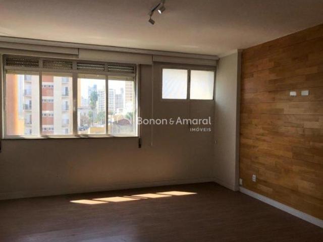 Apartamento Reformado à Venda no Edifício Cristina Centro de Campinas