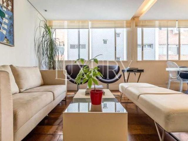 Apartamento Reformado à Venda no Itaim, 158m², 3 quartos sendo 1 suíte, 2 vagas
