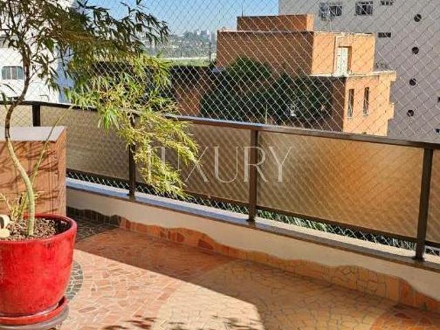 Apartamento reformado à venda no Itaim Bibi, 200 m², 3 suítes, 3 vagas