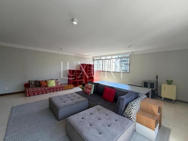 Apartamento Reformado à Venda no Jardim América, 143 m², 2 suítes, 1 vaga