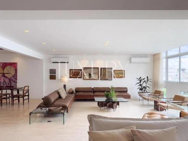 Apartamento Reformado à Venda no Jardim América, 200 m², 2 suítes, 1 vaga