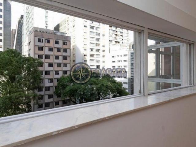 Apartamento Reformado à Venda no Jardim Paulista 141 m², 3 Suítes e 1 Vaga