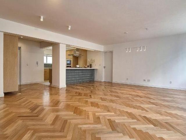 Apartamento reformado à venda no Jardim Paulista | 158 m² | 2 suítes | Home office