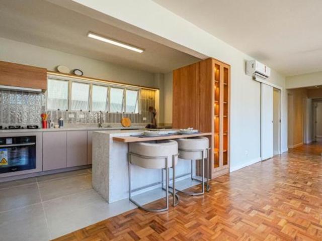 Apartamento Reformado à Venda Próximo à Avenida Paulista | 4 Quartos | 500 m do Metrô Brigadeiro