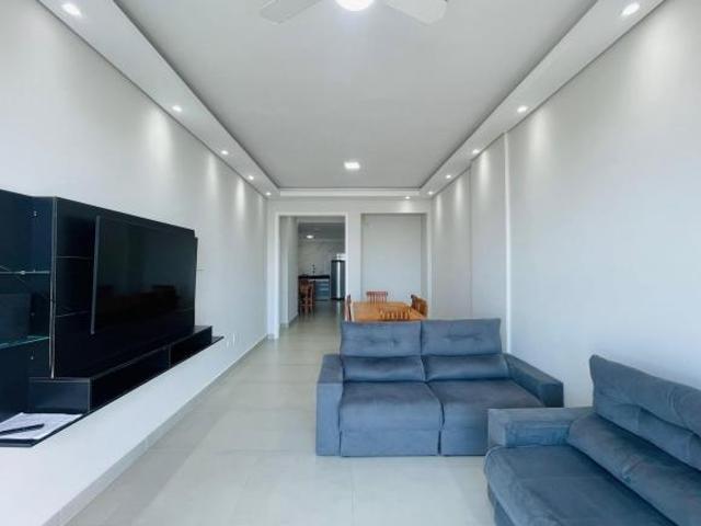 Apartamento reformado Beira Mar à Venda na Pitangueiras no Guarujá | QVista I.