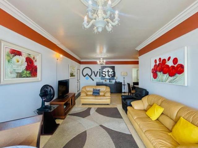 Apartamento reformado Beira Mar à Venda na Pitangueiras no Guarujá | QVista I.