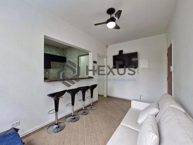 Apartamento reformado beira mar com vista mar na Praia das Astúrias, Guarujá
